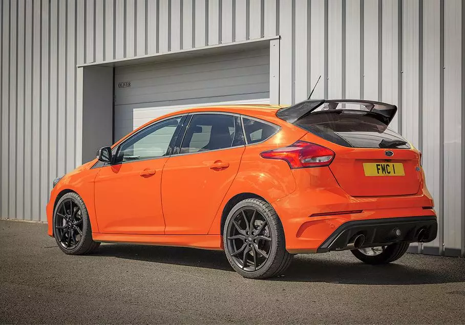 Ford ujar pamit kanthi Fokus hatch panas Rs Orange Komisi Khusus 59985_2