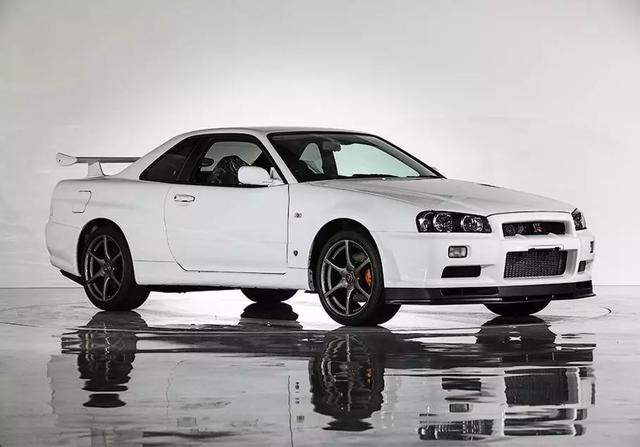 Sjelden Nissan Skyline GT-R uten løp og i fabrikkfilmen vil bli satt opp for salg 61569_1