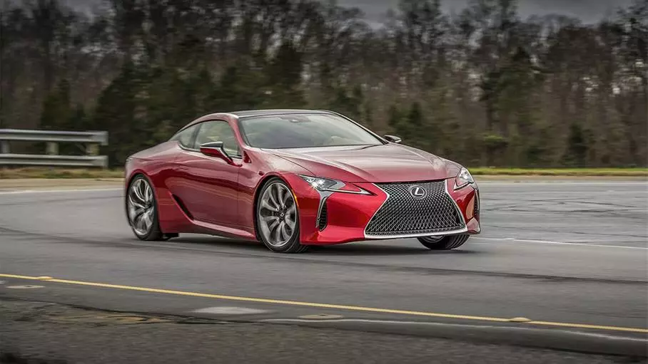 Lexus has a sports car 61727_3