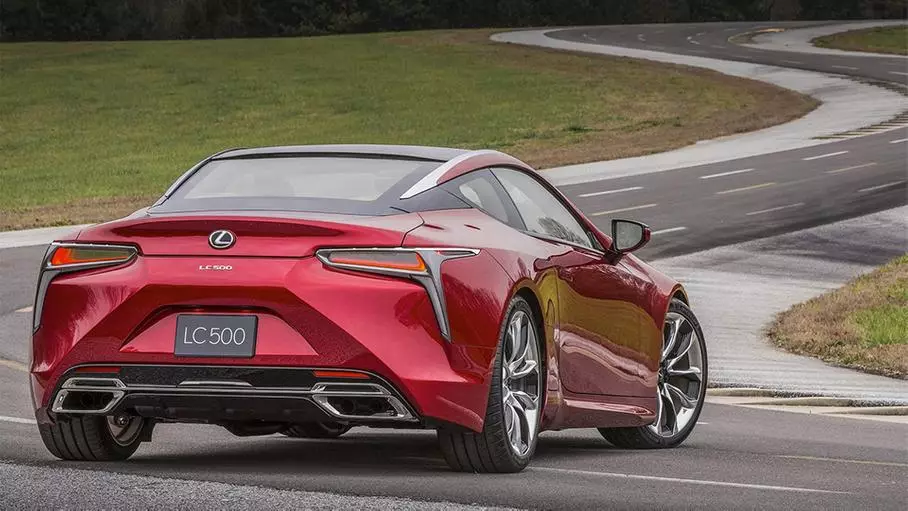 Lexus has a sports car 61727_4