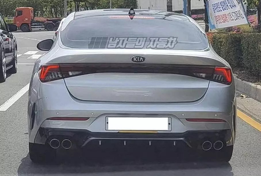 تم فتح مظهر KIA Optima GT الجديد في الأول 6178_1