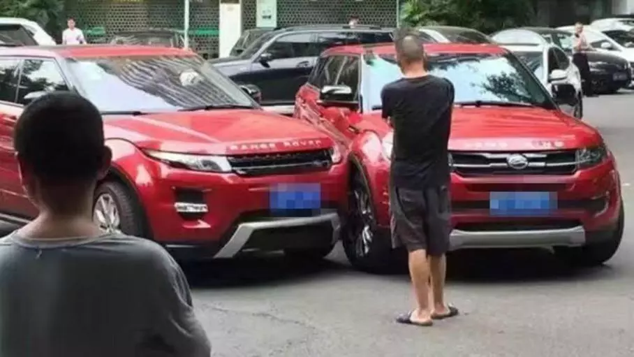 Ĉina Clon-Range Rover Evoque trafis veran 