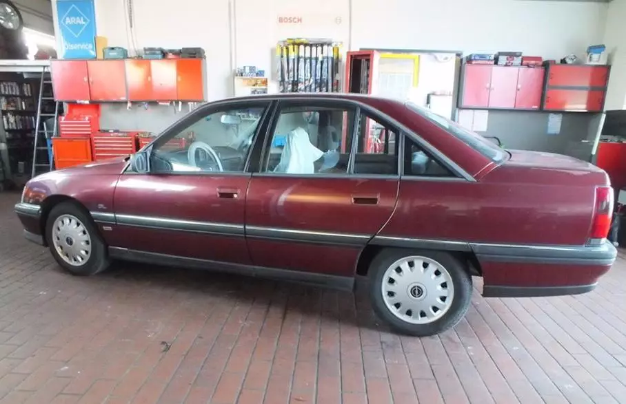 У Нямеччыне знайшлі Opel Omega з 1990-х амаль без прабегу 62405_3