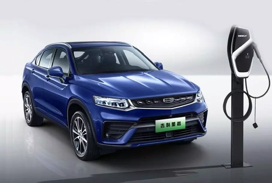 Geely Tugella- ն ստացել է երկու հիբրիդ տարբերակ: Բայց ոչ Ռուսաստանում 62480_1