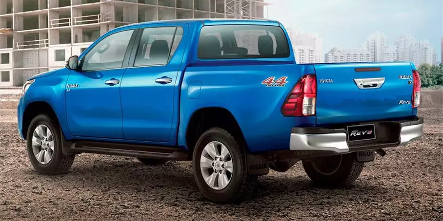 Pickup Toyota Hilux được làm tương tự như 