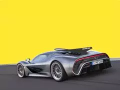 Mbola tsy namoaka hypercar Mercedes-Amg napetraka amidy amin'ny vidiny roa 62725_2