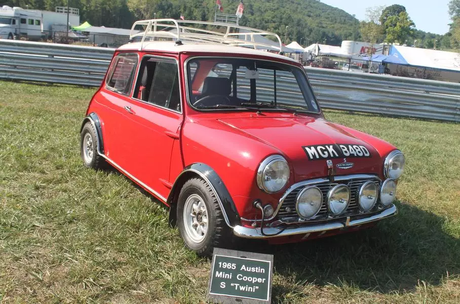 The fastest, luxurious and unusual mini 64622_15