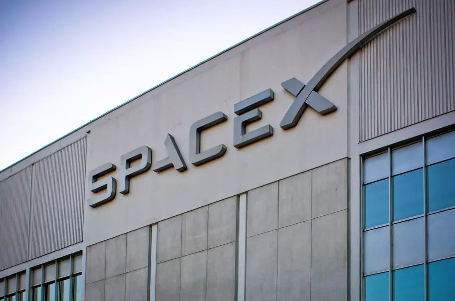 Tesla bakal ngamekarkeun desain spacecrif 64952_2