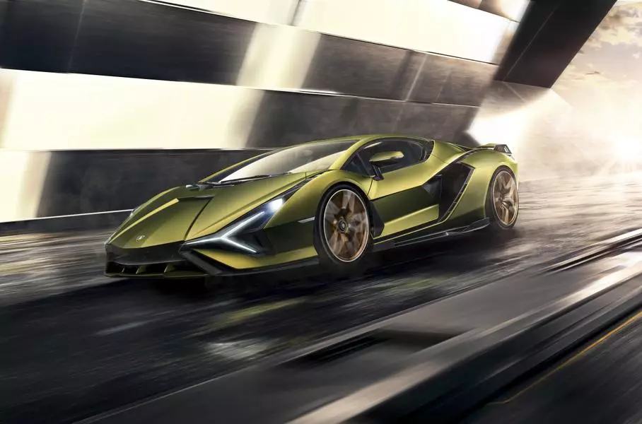 Lamborghini lehen hibridoa: 819 indar eta 2,8 segundo 