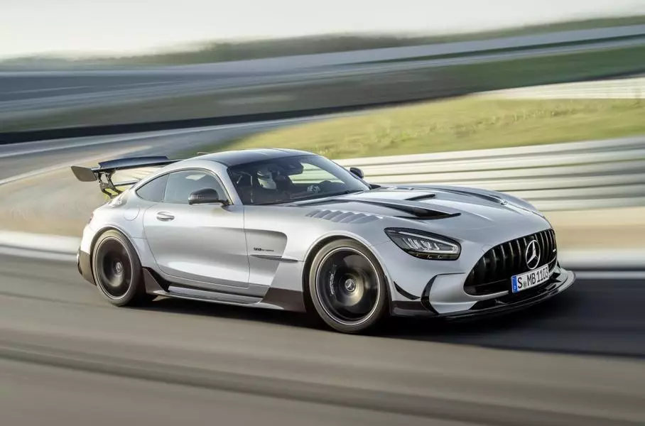 Suvs फोर्ड ब्रोगोको र ब्रोओको खेल, मर्दै मदरसिस्ट-Amg Gt कालो श्रृंखला र पहिलो मासेरारा श्रोता: प्रति हप्ता मुख्य कुरा 65613_4