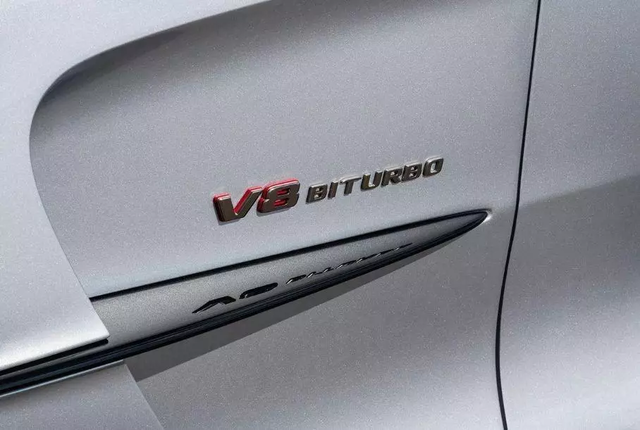 Mercedes-AMG GT Black Series will be the second power in the stamp history 65747_1