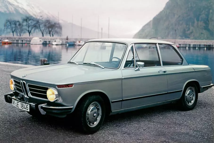 Vintage auto's die nu in Rusland kunnen worden gekocht 66660_22