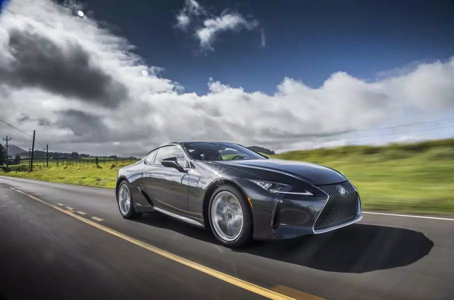 Lexus hat das Coupe LC aktualisiert 6754_2