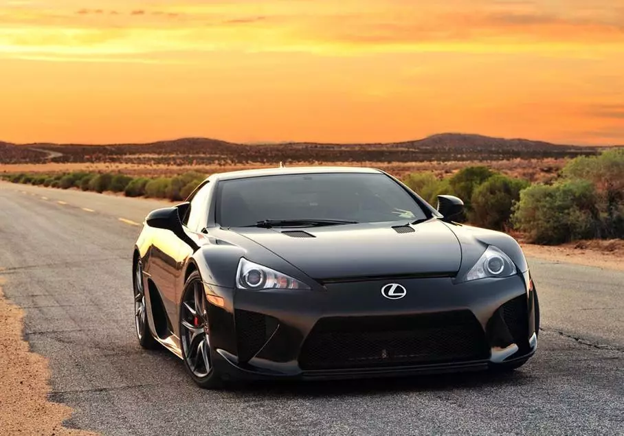 In the USA, LEXUS LFA was put up for sale with a mileage of 573 kilometers 6783_1