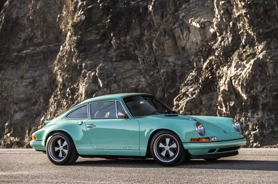 Único Porsche 911 1991 Classificado 65 milhões de rublos 68095_2