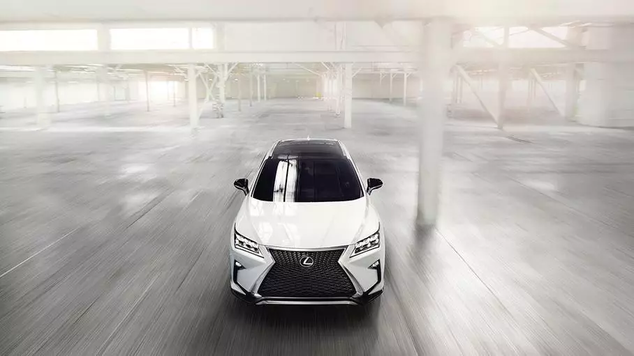 Les dirigeants sont devenus connus pour le nouveau Lexus RX 6862_1