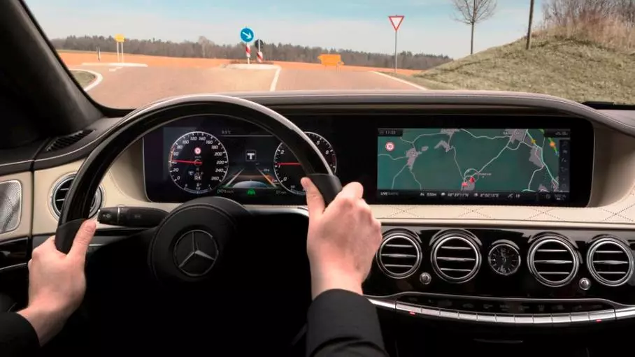 A Mercedes megváltoztatta az S-osztály belső és hozzáadott autopilot 68784_3