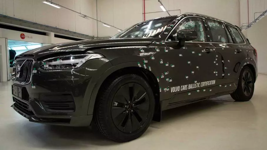 Volvo zirehli krossoverlər, üç qapılı Range Rover və Bukanka-dan təkərlərdəki bir ev: Həftədə əsas şey 69379_4