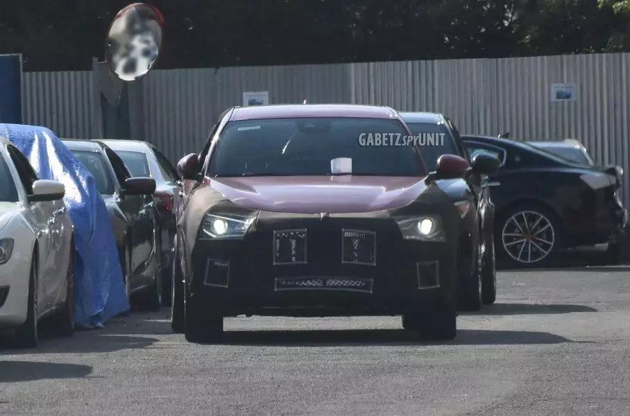 Maserati testează un nou crossover deghizat ca Alfa Romeo 6983_2