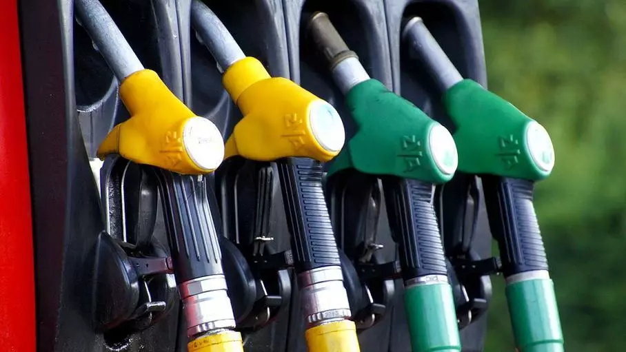 In Russia, introdurranno una prova espressa della qualità del carburante per le stazioni di servizio 69854_1