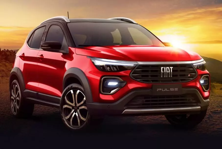 Yeni kompakt Fiat Crossover başlıq qazandı 698_1