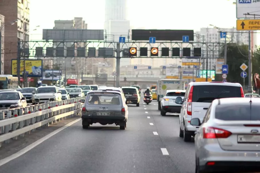 Ruska umjetna inteligencija kaznit će vlasnike ne-okolišnih automobila 70257_1