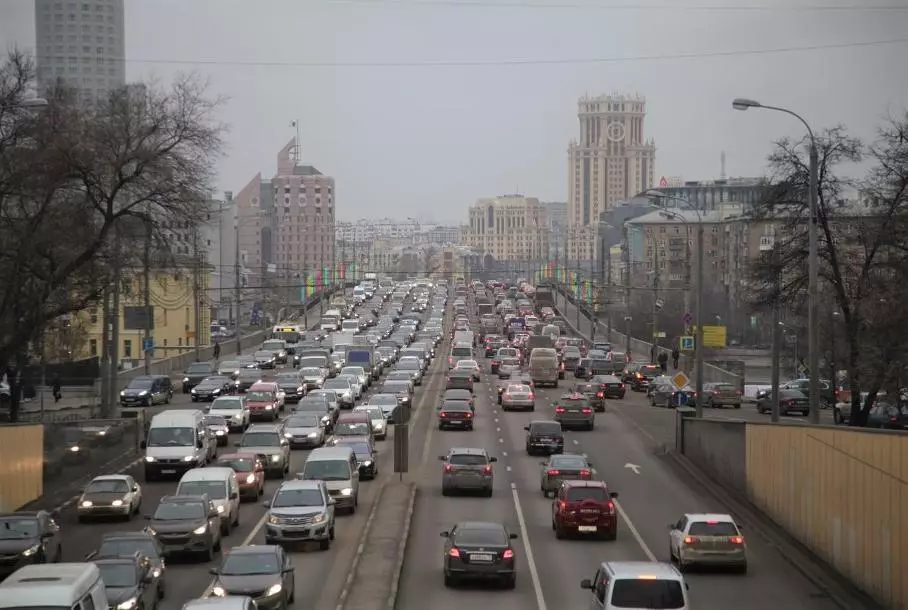 Ruska umjetna inteligencija kaznit će vlasnike ne-okolišnih automobila 70257_2