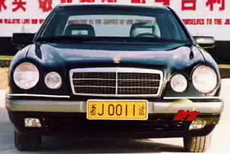 Geely Number 01: Audi şassisində Mercedes Clone 70373_5