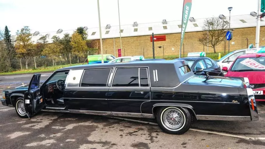 Sa UK, ilagay sa pagbebenta ng limousine trump 70558_2