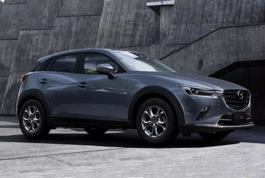 Crossover Mazda CX-3 per primera vegada va rebre el motor 1.5 7093_1