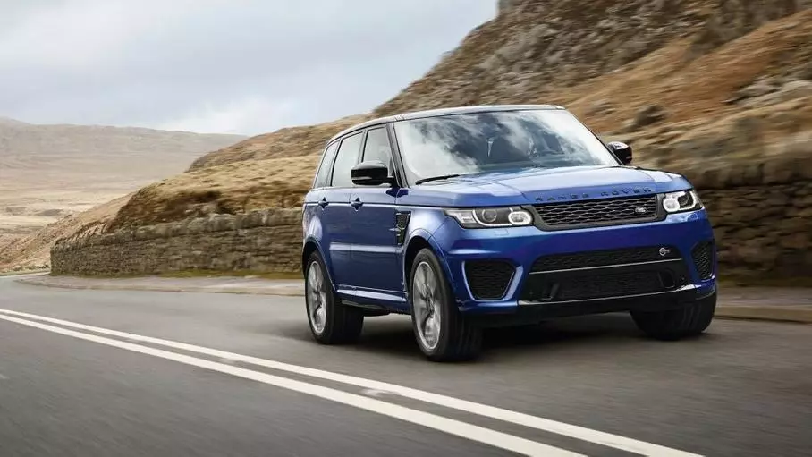 Jaguar Land Rover bir vaqtning o'zida to'rtta sharhni o'tkazadi 71601_1