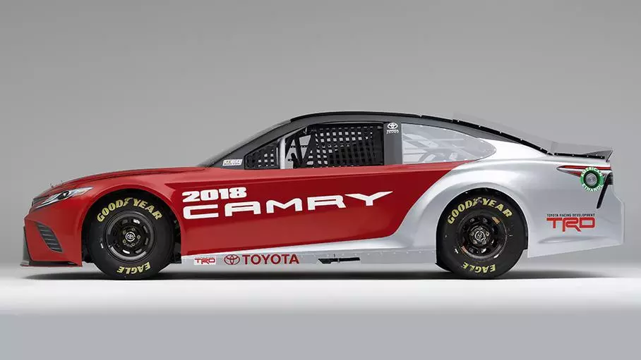 NUEVO TOYOTA CAMRY PREPARADO PARA RACING 72003_2