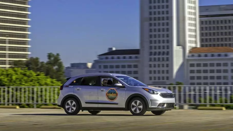 Hybrid Kia Niro đã cài đặt Guinness Record 72809_1