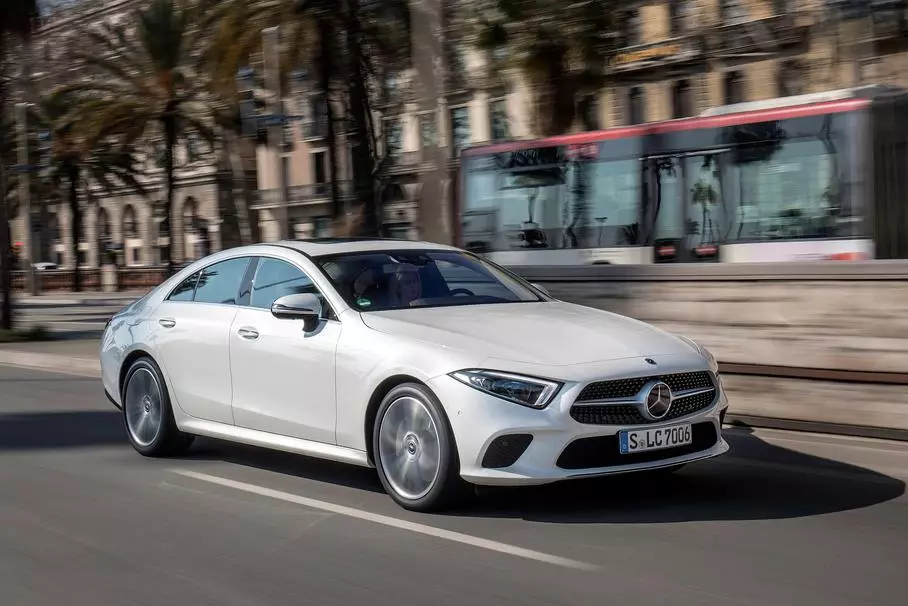 Mercedes-Benz жаңыртылган CLS жаңыртылды 7331_1