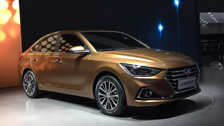 Hyundai заповнив нішу між Solaris і Elantra новим седаном 73797_2