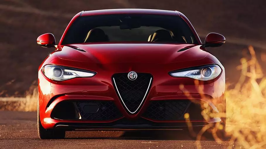 Der Kopf von Fiat kündigte den Namen des Alfa Romeo Crossover an 74065_1