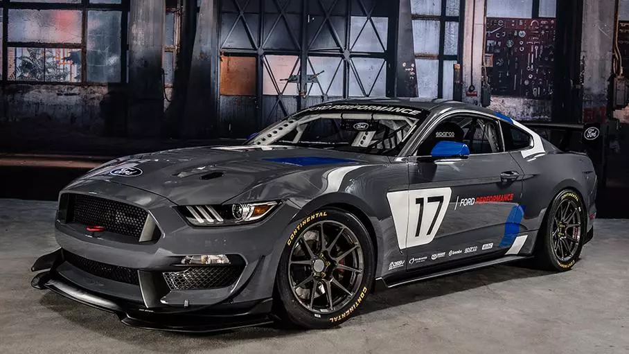 Ford GT Assemers tariede mustang foar racing 74264_1