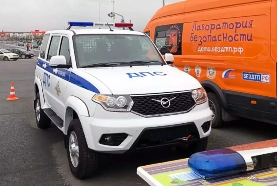 UAZ ukázal policejní vlastenec s video dohledem 74802_1