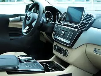 Published first pictures of Mercedes-Benz Coupe Salon 7508_1