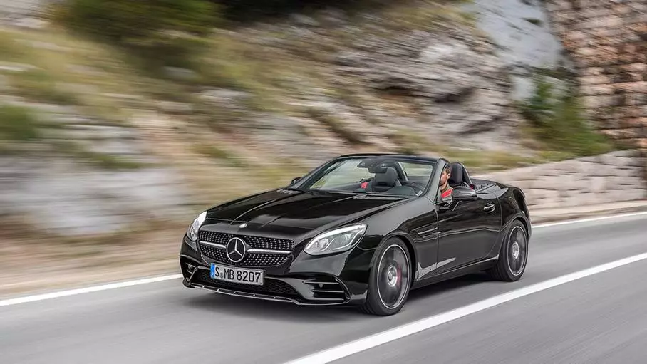 Mercedes-Benz called ruble prices for new roadster 7540_2