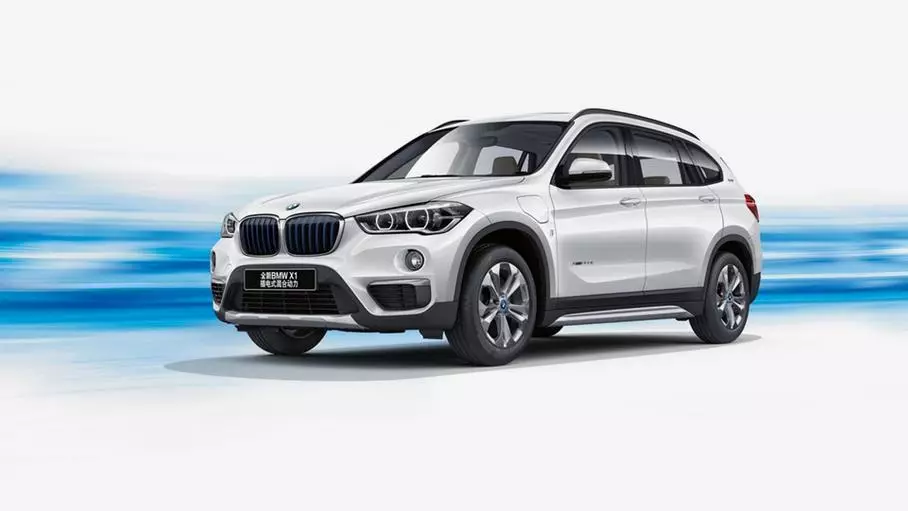 كېڭەيتىلگەن BMW X1 قىستۇرما ئارىلاش ماتورلۇق ئايلاندى 75992_1