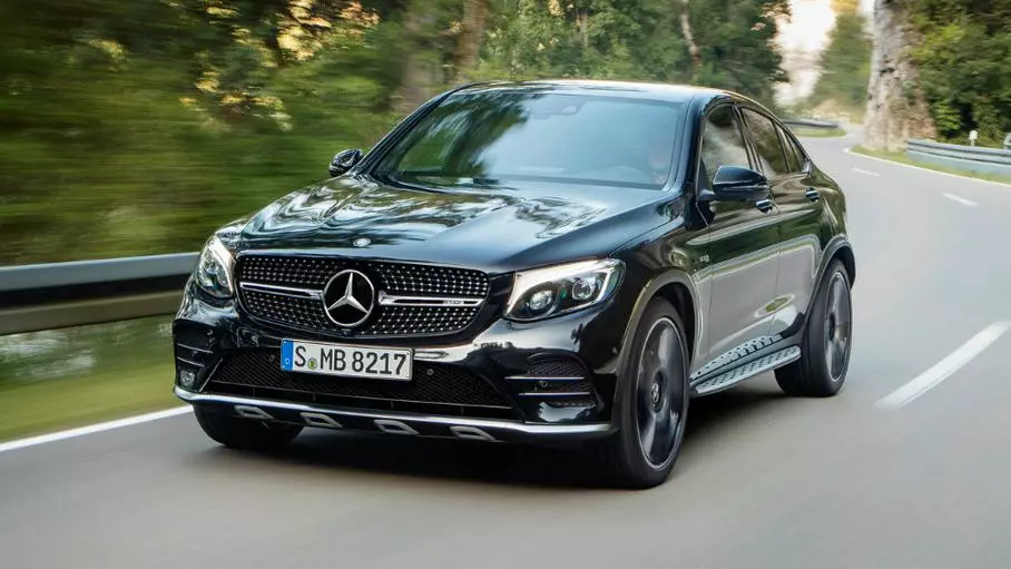 Mersedes-Benz GLCKE Keptiniň Compeerbruter Amg üýtgetmesi peýda boldy 76116_1