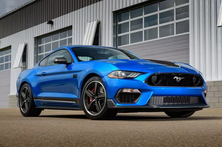 Ford safnar meira rafmagns mustang en venjulegt 764_2