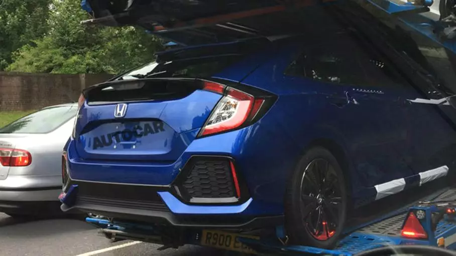 Honda Civic Hatchback generasi baru difoto tanpa kamuflase 76699_1