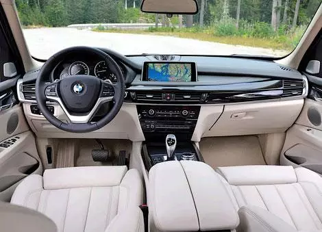 Prix ​​Rouble nommés pour un nouveau BMW X5 76842_4