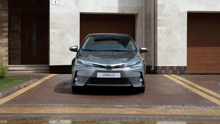 Ονομάστηκε το κόστος ενημέρωσης Toyota Corolla για τη Ρωσία 77778_3