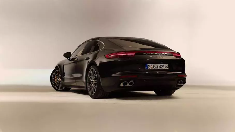 Võrk näitas uue põlvkonna Porsche Panamera 78050_3