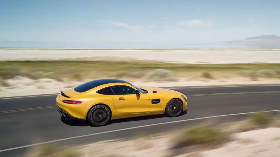 Track Mercededes-Amg GT ayaa keeni doona xawaaraha xawaaraha xawaaraha xawaaraha 78384_1