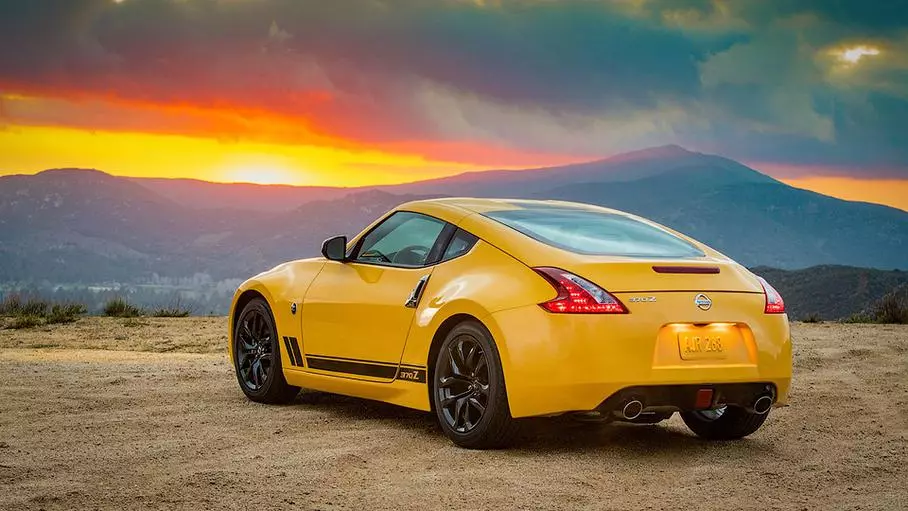 Nissanek Z-Sports Car Coupe bereziaren 50. urteurrena gogorarazi zuen 7866_2