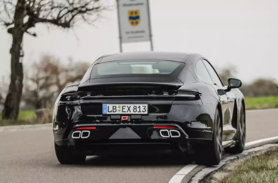 Porsche je primio 20 tisuća predbilježbi za električni taycan 78893_3